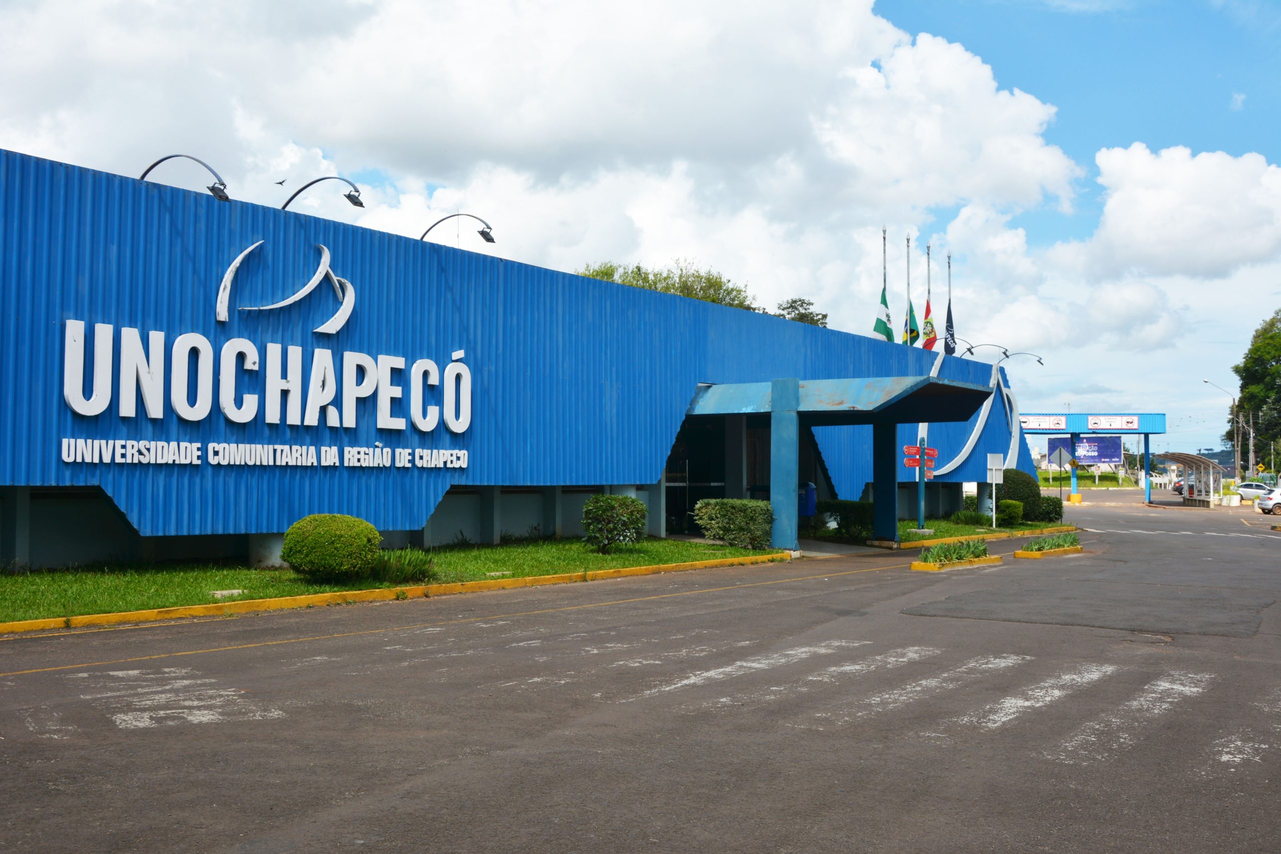 How a Brazilian university uses DWService to cope with COVID-19